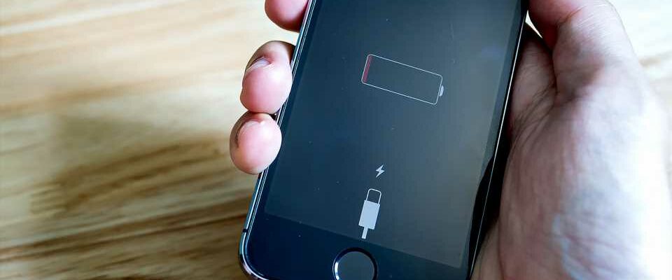 iPhone 'hot weather' warning for billions as summer could ruin battery ...