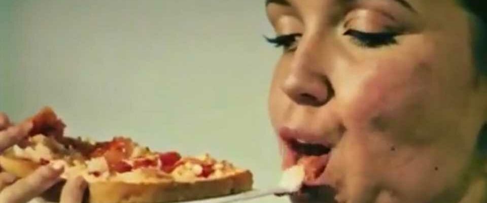 Everyone is creeped out by viral pizza 'ad' calling it 'beyond horrific ...