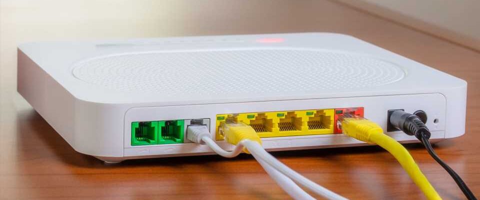 I'm a Wi-Fi expert – I know best place to put your router to avoid ...